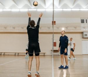 Which Body Parts Are Used in Volleyball? (Complete List!) – Volley Expert