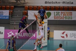 Does Height Actually Matter in Volleyball? (Explained) – Volley Expert